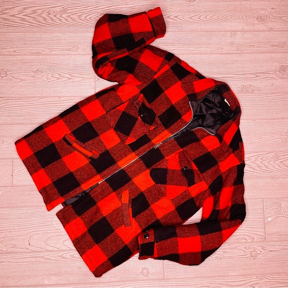 Vintage | Jackets & Coats | Vintage Mens Buffalo Plaid Red And Black ...